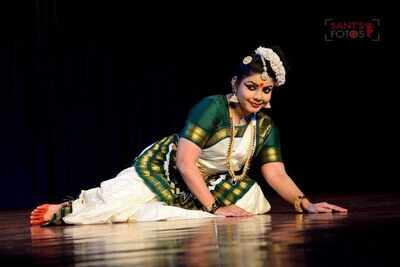 Enjoy Mohiniyattam and Bharatanatyam by Dr Rekha Raju and her students ...