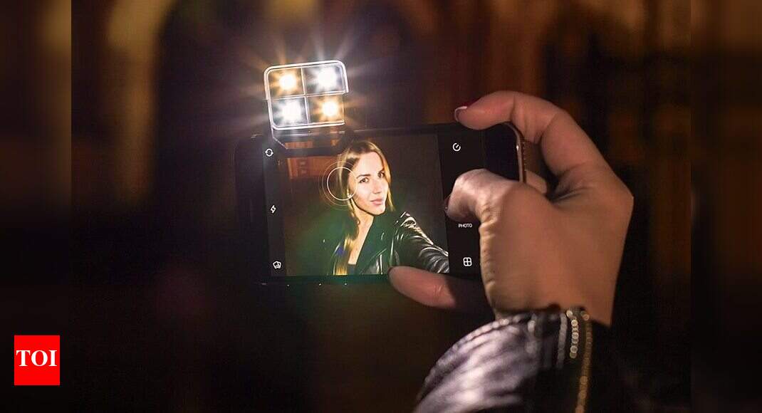 Effective External Flash And Ring Lights For Mobile Photography - Times ...