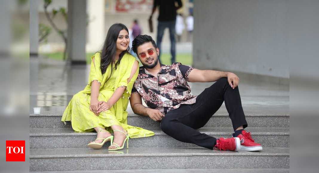 Likith Shetty and Amrutha Iyengar complete 60% of their film, Family Pack | Kannada Movie News ...