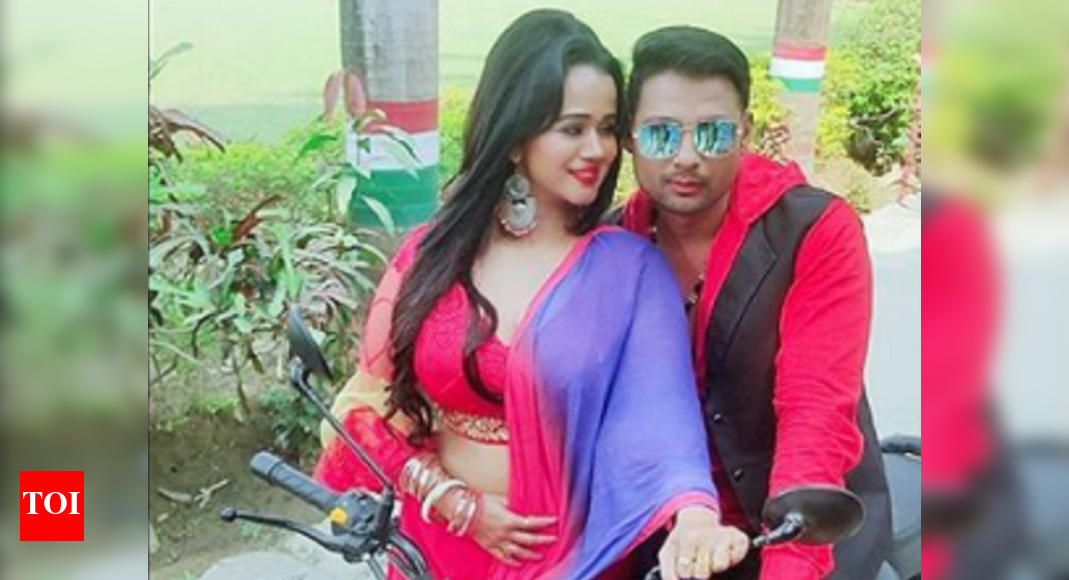 Gunjan Pant shares a series of unmissable pictures with co-star Prem ...