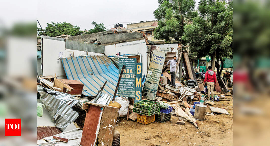 Gurugram: DTCP razes 15 illegal shops, seals 2 buildings in DLF areas ...