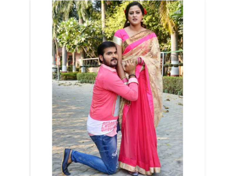 Arvind Akela Kallu and Yamini Singh start shooting for 'Pyar Jab Kehu Se Hojaala' | Bhojpuri ...