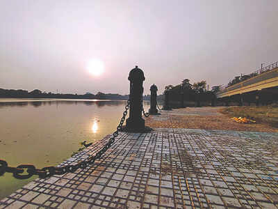 Kolkata: Subhas Sarobar takes guard ahead of Chhath | Kolkata News ...