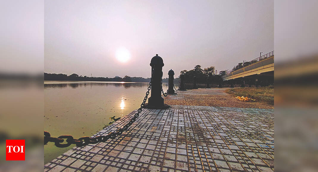 Kolkata: Subhas Sarobar takes guard ahead of Chhath | Kolkata News ...