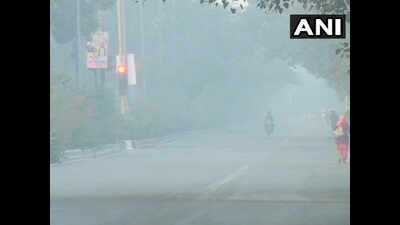 Delhi Temperature Today: Delhi records coldest November morning in at ...