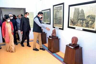 Vibrant hues of Indian art on display at Lucknow University | Lucknow ...