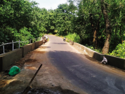 After facing flak, PWD starts building laterite wall at Dumanem culvert ...