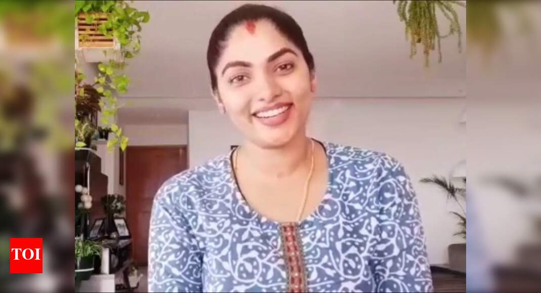 Actress Muktha shares an emotional video as 'Koodathai' comes to an end ...