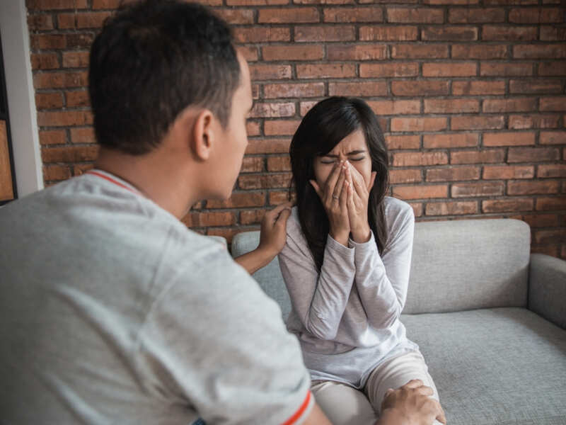 Psychologist-recommended ways to interact with an anxious partner ...