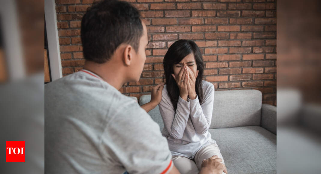 Psychologist-recommended ways to interact with an anxious partner ...