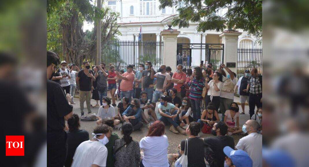 Cuba sees rare protest over freedom of expression - Times of India