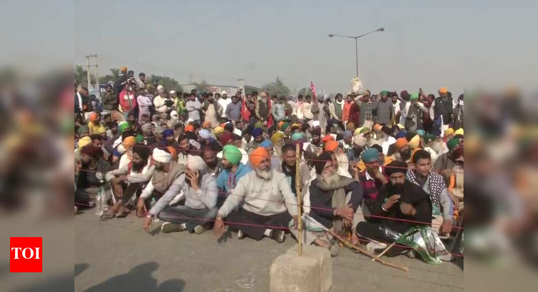 Delhi Border News: Tikri, Singhu borders shut for traffic movement amid ...