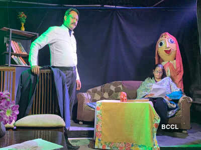 Play 'Romancing With Life' depicts the struggles of a professional ...