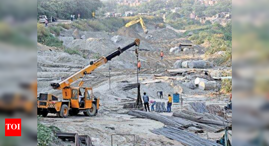 Flyover project in Noida hits gas pipeline hurdle | Noida News - Times ...