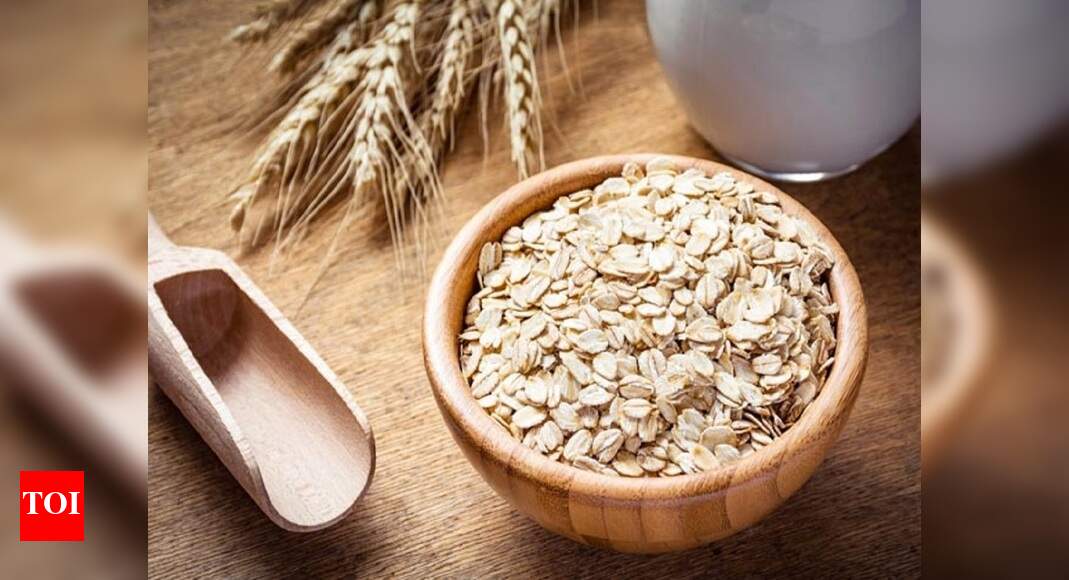 Oatmeal face scrub for a revived, younger-looking skin - Times of India