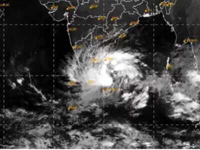 Cyclone Burevi slams into eastern Sri Lanka - Times of India