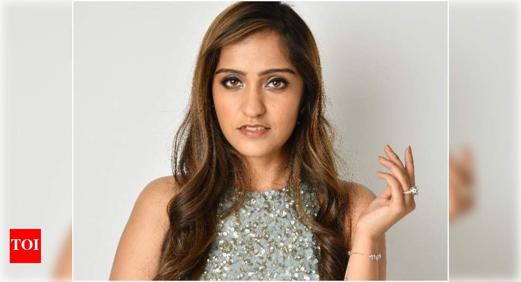 Asees Kaur: Music emerges from the heart, it should be soulful | Hindi ...