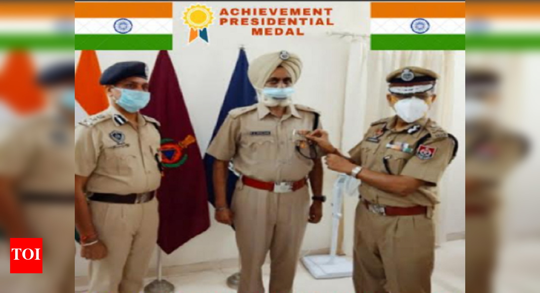 Punjab: Retired home guard commandant returns President Medal in ...