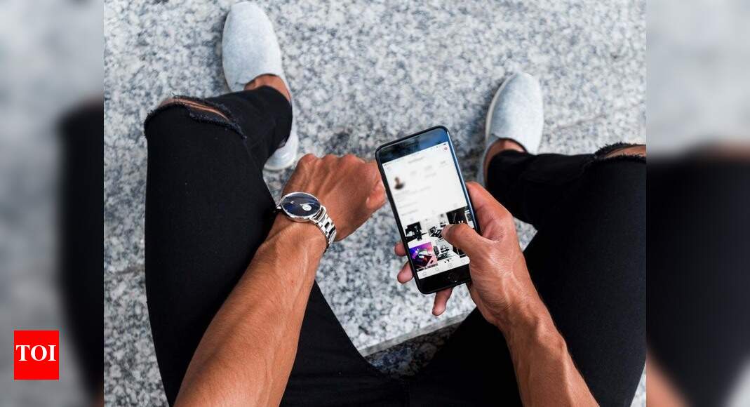 Metallic watches for men: Stylish picks that will elevate your style ...