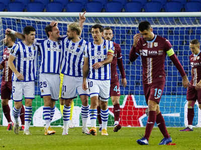 Real Sociedad drop off La Liga summit after draw at 10-man Alaves ...