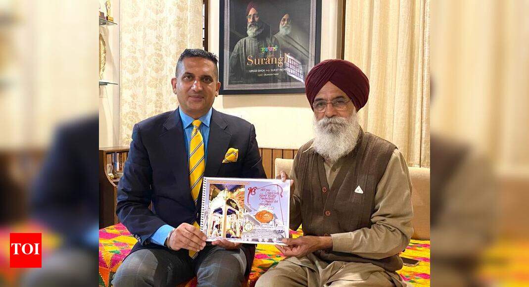 Dr Surjit Patar unveils book by city lawyer on Prakash Purab ...