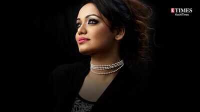 Jyotsna sings an Arabic song | Malayalam Movie News - Times of India