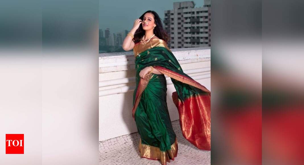 Photo: Spruha Joshi amps up the 'glam' quotient in this stunning silk ...