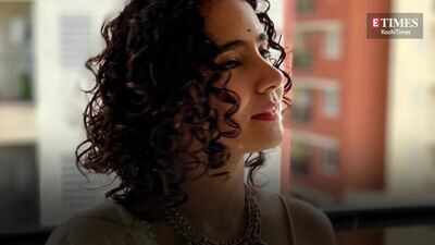 Kavya Ajit plays ‘Nee Paartha Paarvei’ on violin | Malayalam Movie News ...