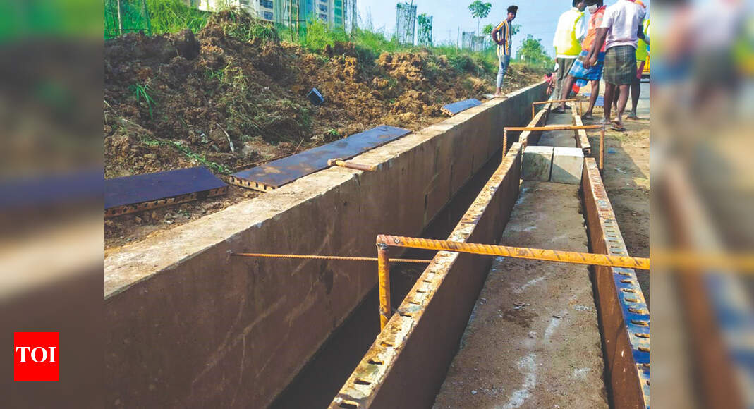 Chennai Bypass: NHAI covers drains on Chennai Bypass Road with slabs ...