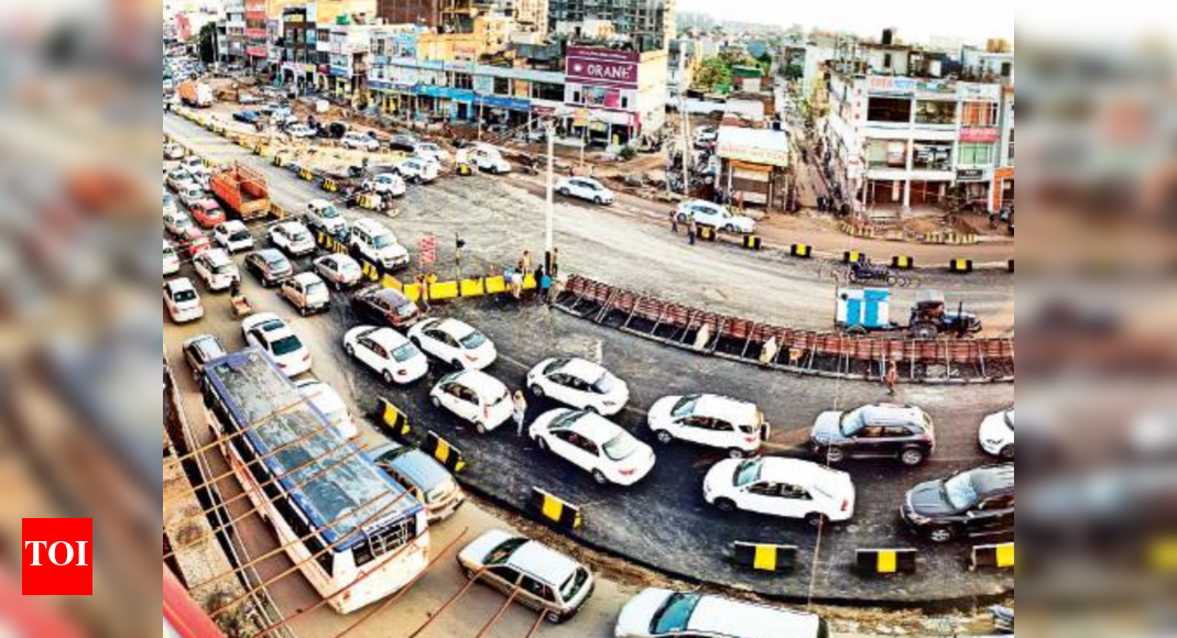 Kharar flyover back on track | Chandigarh News - Times of India