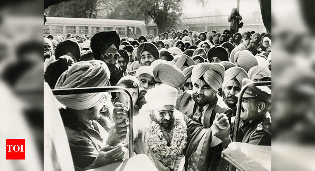 Glorious past, but Shiromani Akali Dal faces serious crisis of identity, popularity ...