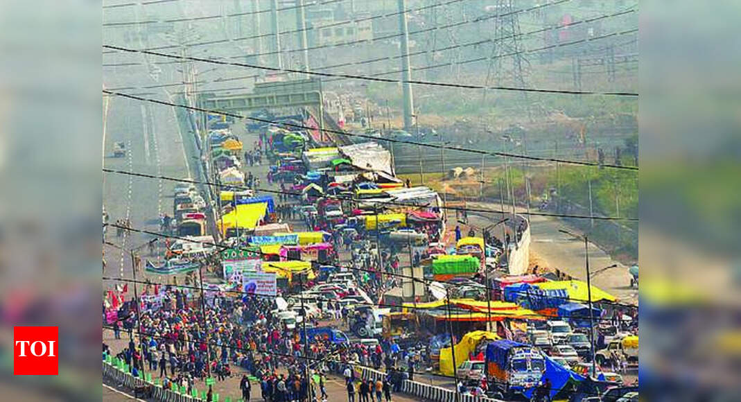 What makes UP Gate a ‘2-tier’ protest site | Ghaziabad News - Times of ...