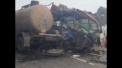 UP Bus Accident Today: Seven dead, 25 injured as bus collides with gas ...