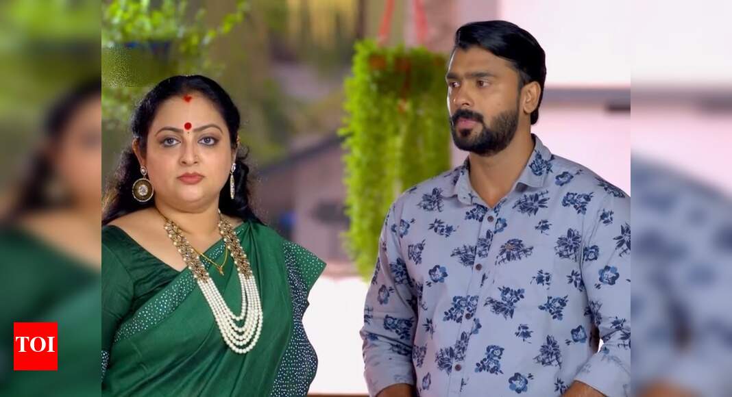 Karthikadeepam: Arun shocked with Appachi's surprise arrival - Times of ...