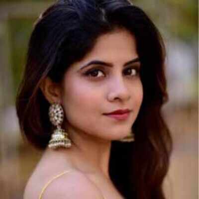 Amruta Deshmukh | undefined Movie News - Times of India