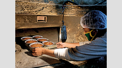 Bakeries in Kolkata stir & toss new ways to stay afloat | Kolkata News ...