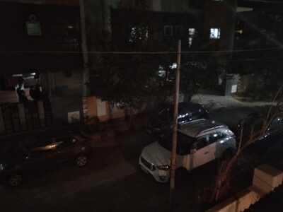 CAR PARKING BLOCKING ROADS - Times of India