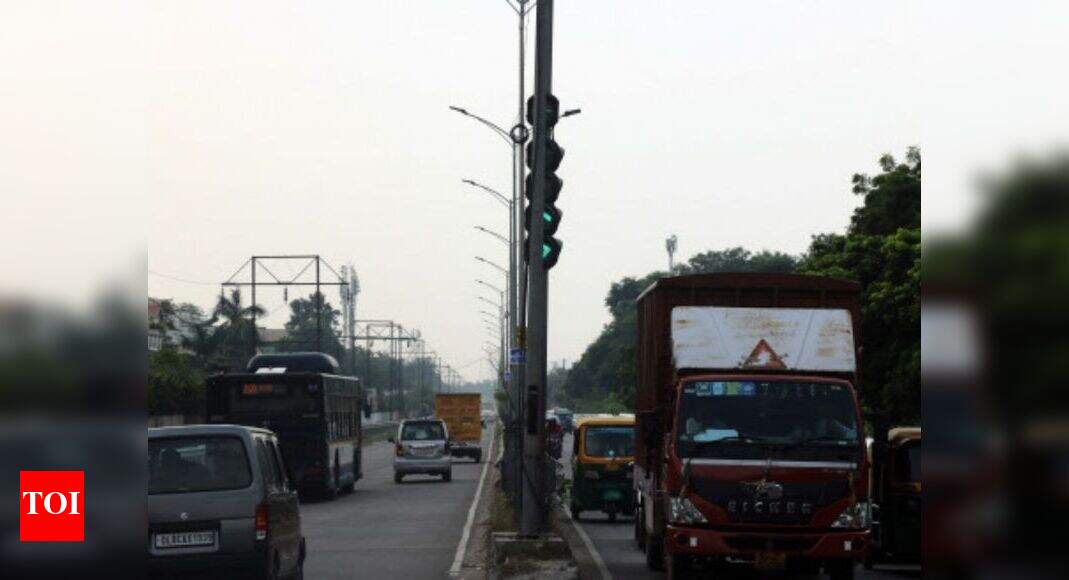 Gurugram: Jumping signal? You’re being tracked | Gurgaon News - Times ...