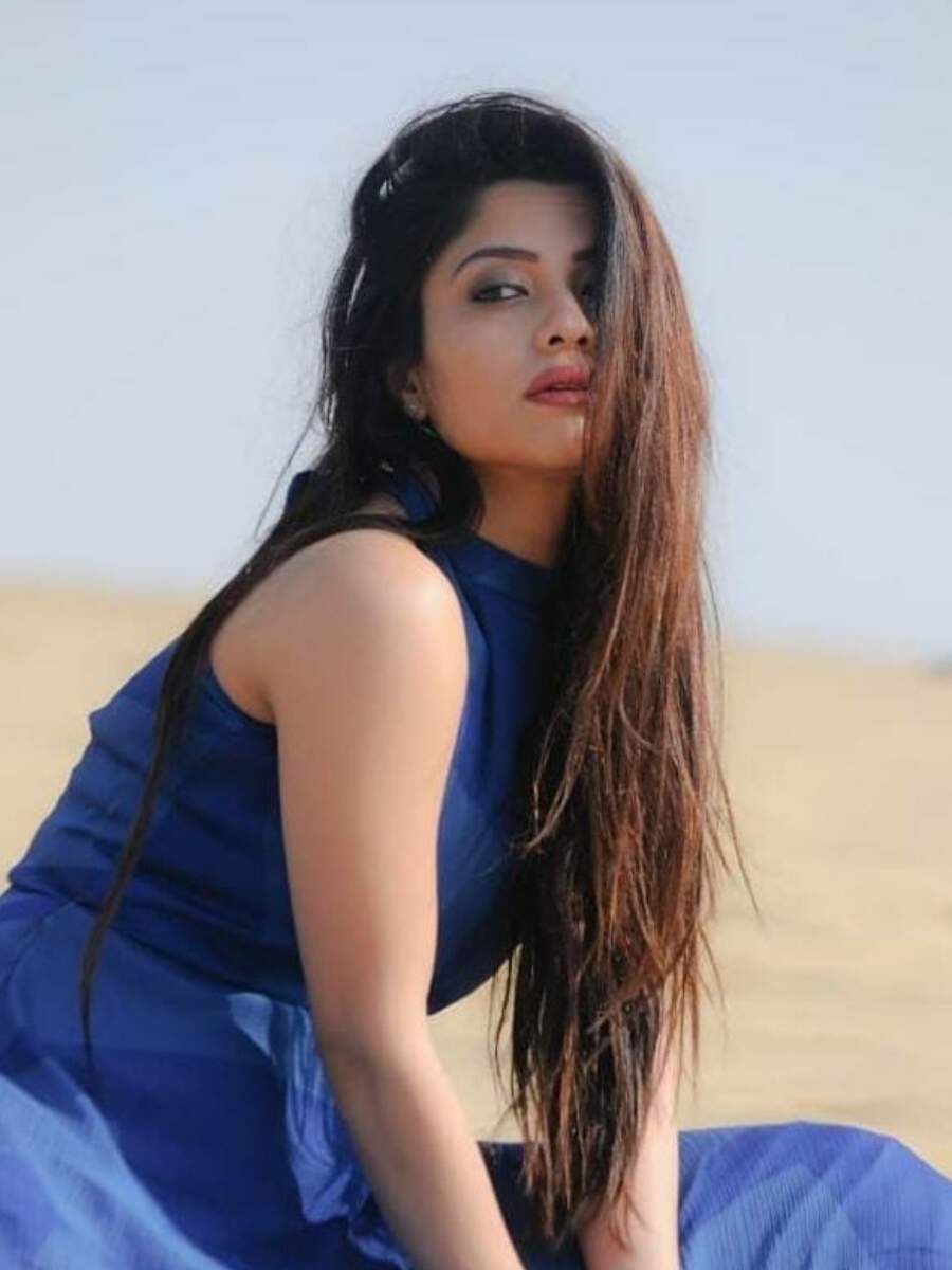 A sneak peek into Kinjal Rajpriya's social media pictures | Times of India