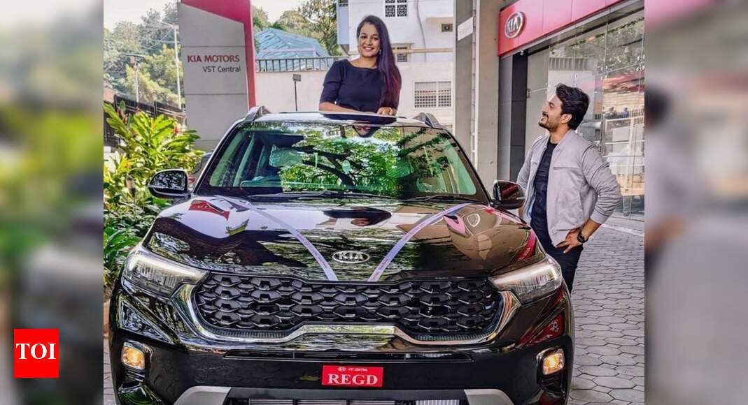 Darshak Gowda congratulates wife Shilpa Ravi on getting a new car: pens ...