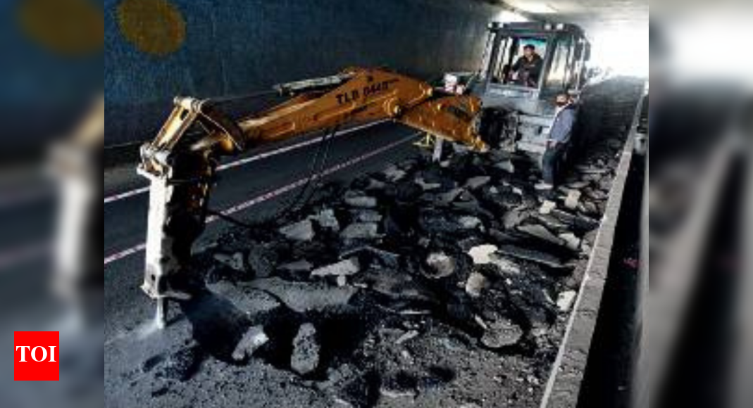 Pune: Repairs to potholed, skiddy Swargate underpass begin | Pune News ...