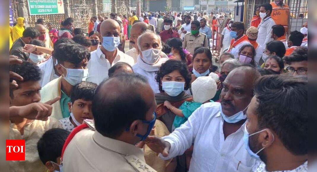 Srivani trust devotees stage protest in front of Tirumala temple ...