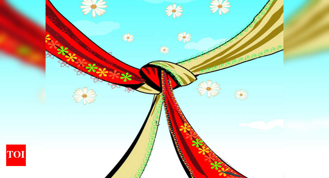 Savitribai Phule: Karnataka: Inter-caste couples inspired by Phules ...