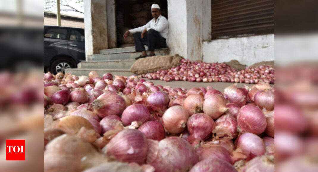 Onion Prices: Government lifts ban on onion exports as prices plunge - Times of India