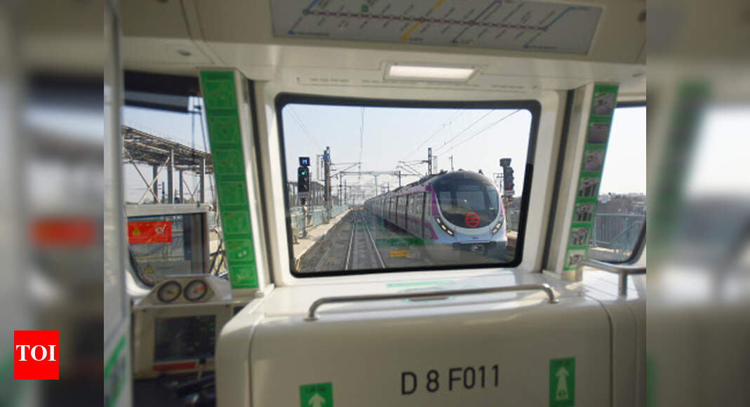 Driverless Metro: Delhi: Driverless? Riders unaware, but find travel ...