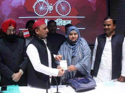 Uttar Pradesh: Urdu poet Munawwar Rana's daughter Sumaiya joins ...