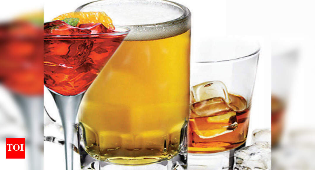 Lower legal drinking age from 25 to 21: Delhi panel | Delhi News ...