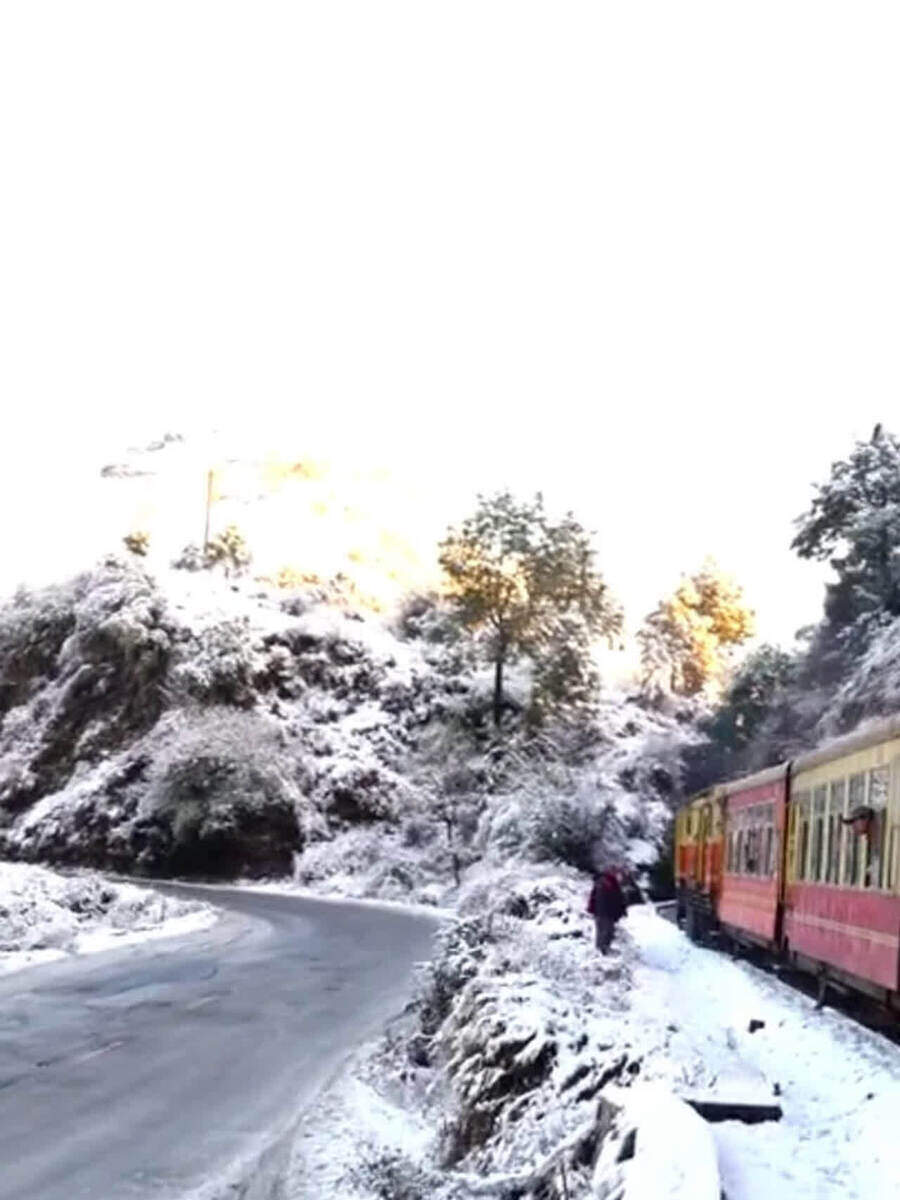 Snow much fun! Best places to enjoy snowfall in India | Zoom TV