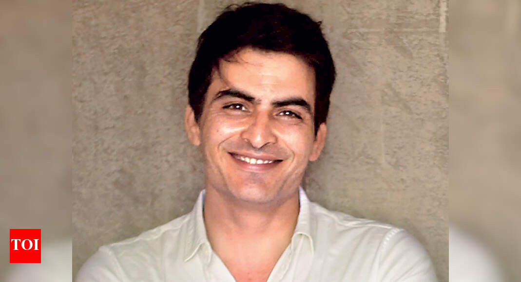 Manav Kaul presents debut novel ''Antima'' to Ruskin Bond - Times of India