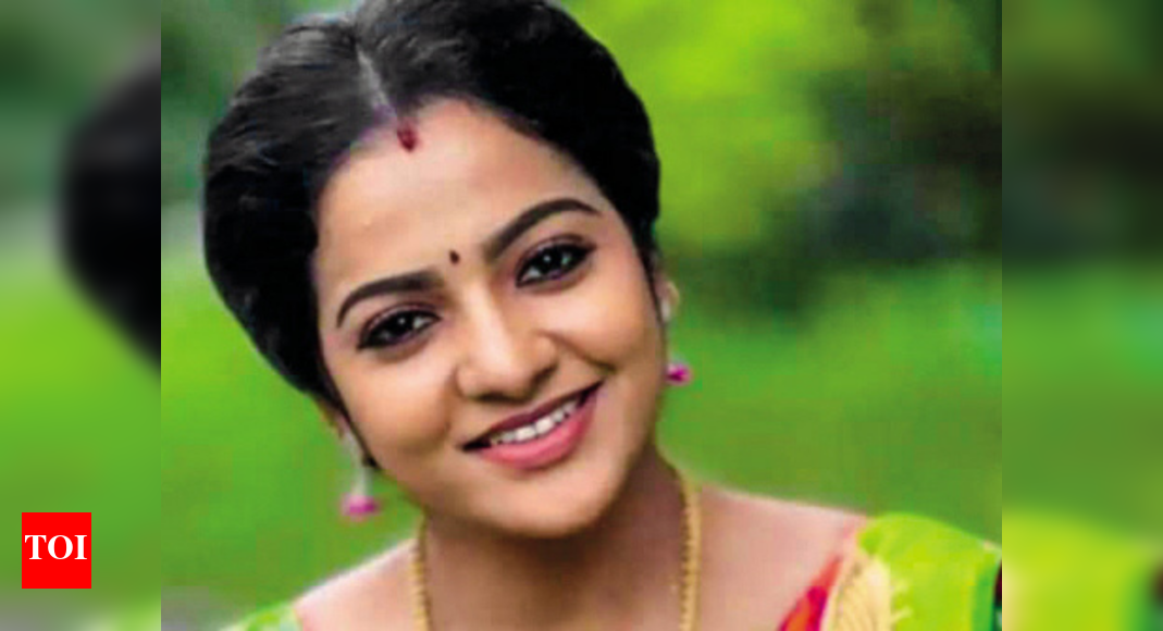 Actor Chitra suicide: Case transferred to CCB cops | Chennai News ...